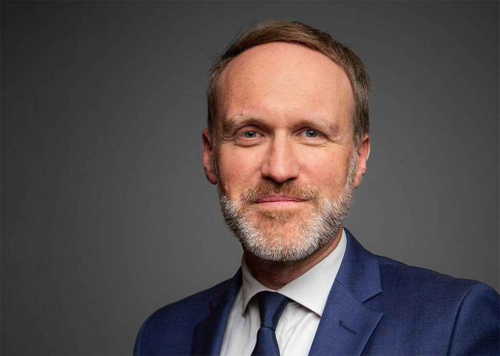 TROIS QUESTIONS À ANTOINE SAINTOYANT, DIRECTEUR DE LA BANQUE DES ...